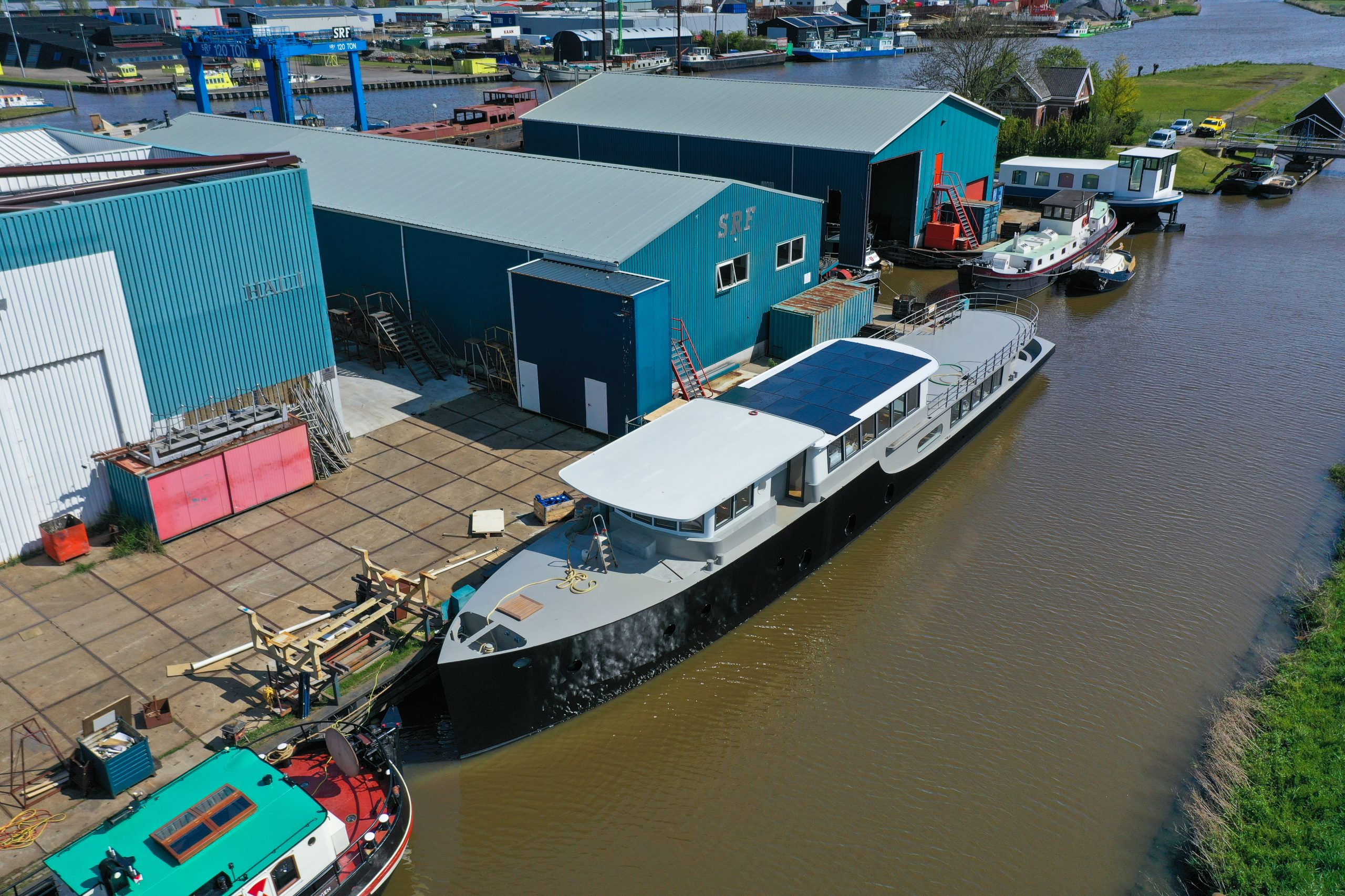 (Ver)bouw woonschepen - SRF Shipbuilding